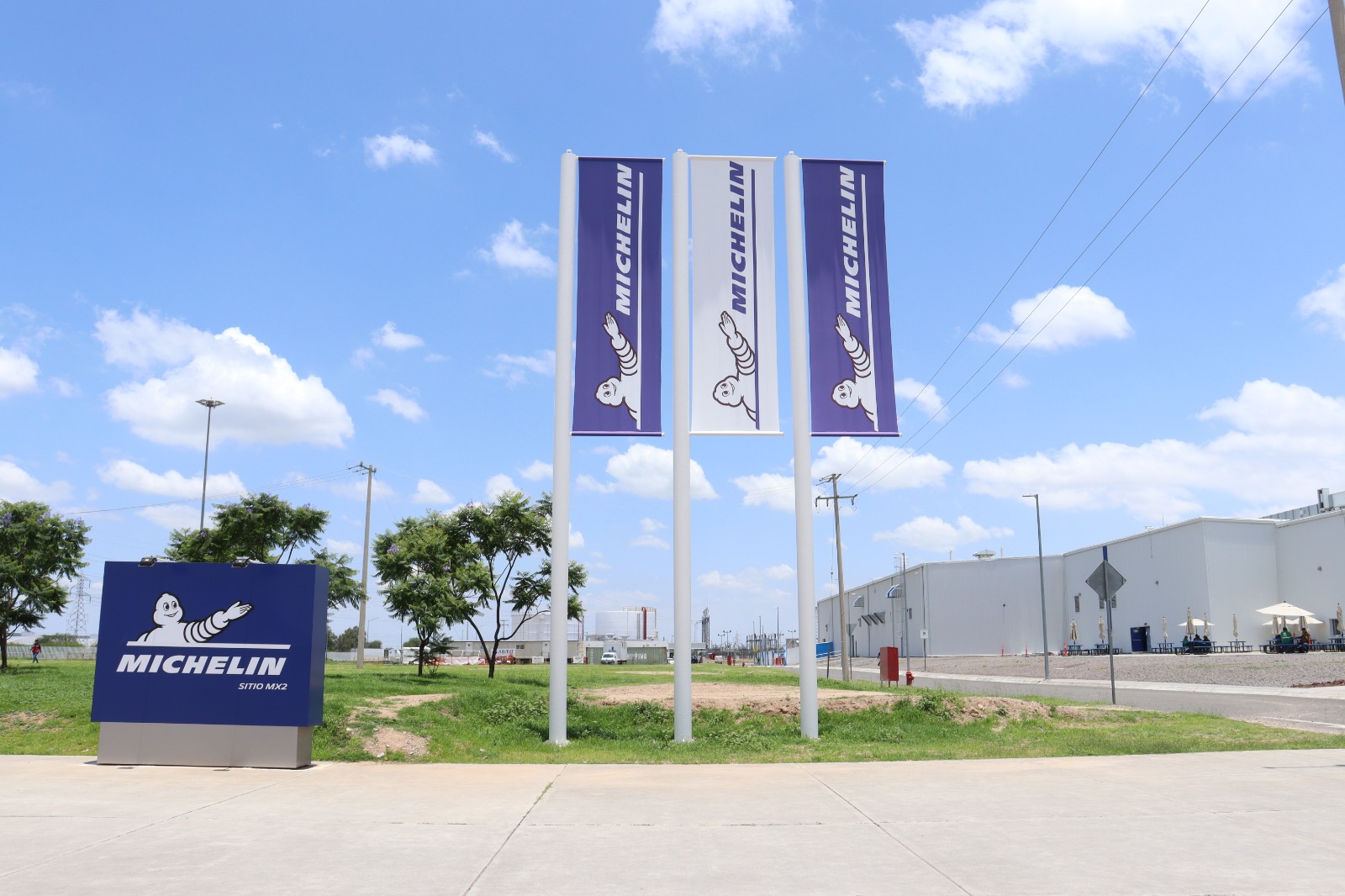 TV4 Noticias Guanajuato | Michelin León fabrica 15 millones de llantas ...