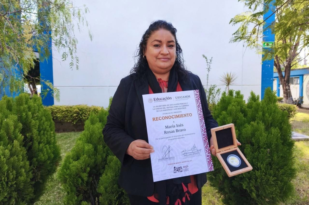 TV4 Noticias Guanajuato | Reconocen a maestra María Inés por su ...